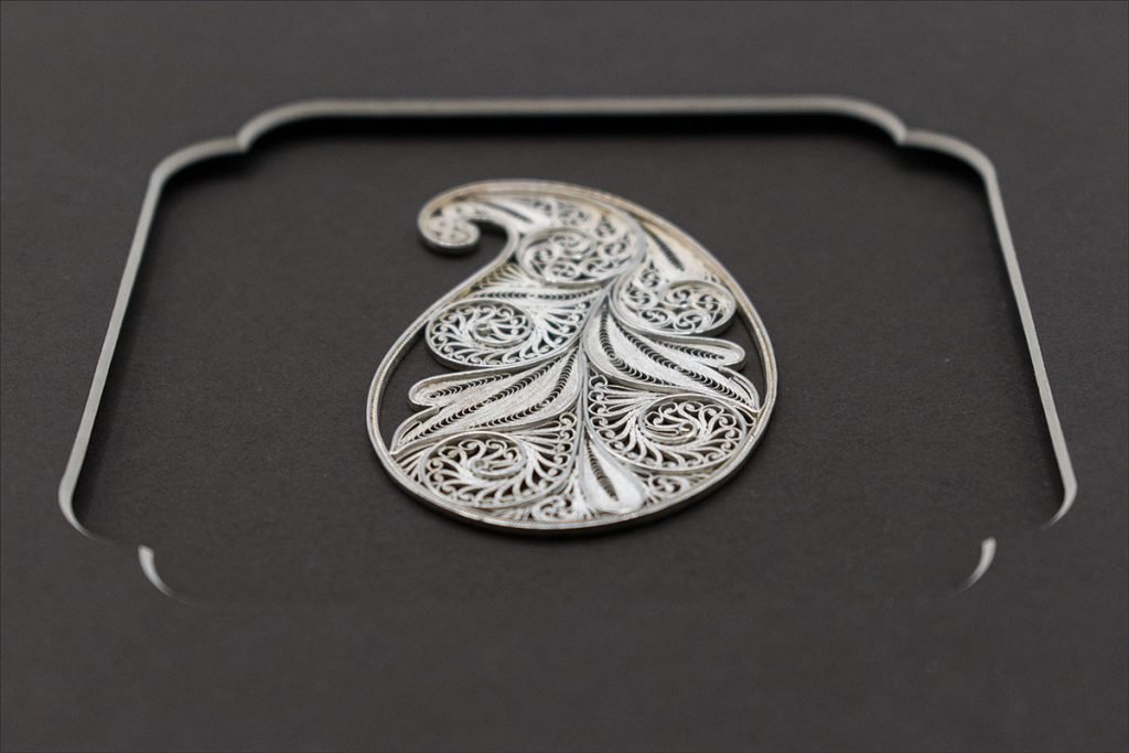 Filigree Paisley Wall Art | Craftestan