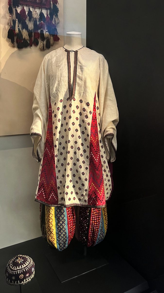 Persian Clothing | Craftestan